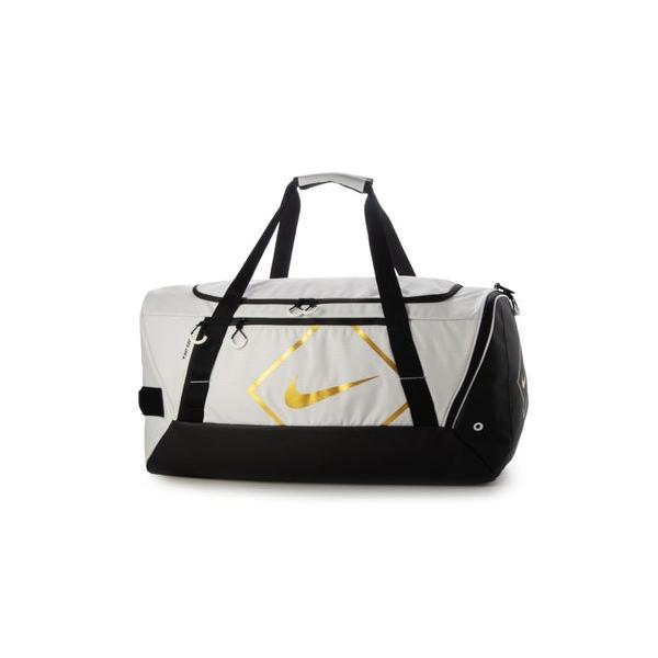 【発売日：2026年05月01日】【ブランド商品番号】BA1018 27661100 / 【ブランド名】NIKE（ナイキ） / 【色】サミットホワイト/ブラック/メタリックゴールド / 【素材】ボディ: ポリエステル 100%、ライニング:...