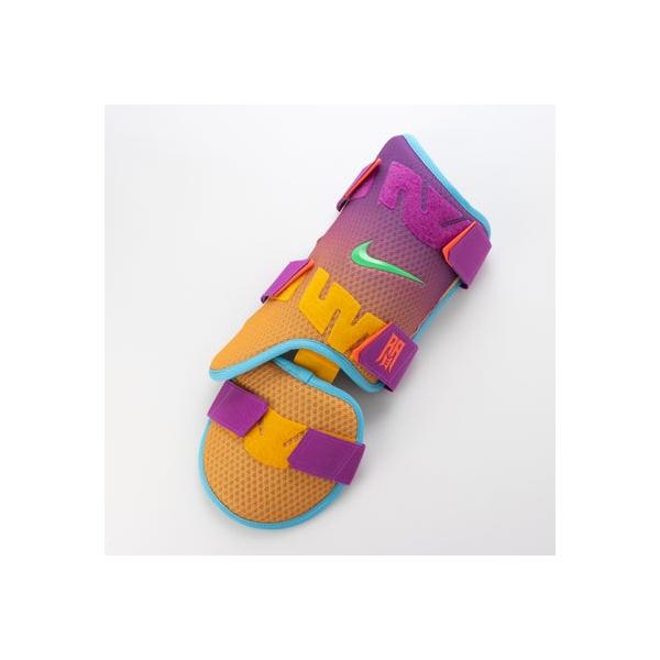 【発売日：2026年04月14日】【ブランド商品番号】BA3009 27661070 / 【ブランド名】NIKE（ナイキ） / 【色】ユニバーシティゴールド/バルティックブルー/グリーンショック / 【素材】ポリエチレン 51%、ポリエステ...