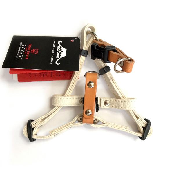 こだわりオーナーさんに大人気の栃木レザー犬具コレクションに、待望のハーネスが誕生しました。革部分はもちろん「栃木レザー」を使用し、それと帆布ブランド「倉敷帆布」を使用した大変上質なハーネスです。色合いも少し"和"を感じさせながらも、明るくポ...