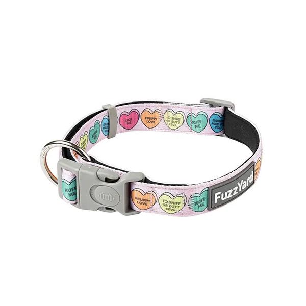 クッション性が高く、軽くて丈夫な合成ゴム素材「ネオプレン」を使用したリードです。「ネオプレン」は強度があり、耐熱性や耐寒性にも優れているため、ダイビングのウェットスーツなどにも使われています。［15］幅：約15mm、首周長さ：250〜380...