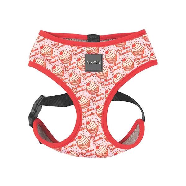 ワンタッチバックル仕様でらくらく着脱♪かわいいデザイン柄のソフトハーネスはファッション感覚で楽しめる人気のシリーズです。裏地にはメッシュ生地を使用しているので、通気性が良く軽くて柔らか♪装着は頭から被せて胴のバックルを止めるだけなので、スム...