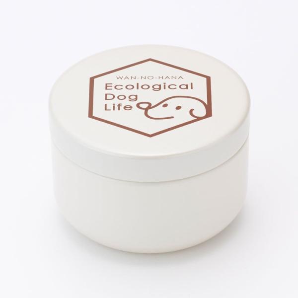 静岡のお茶の保管に使われる製缶技術で制作されている、おやつ、フードの携帯用・保管用の缶です。スチール缶なので落ちても割れることはなく、とても軽いので、持ち運びに便利です。光を通さず、外気との温度差にも強く、気密性が高いので、内容物の湿気や酸...