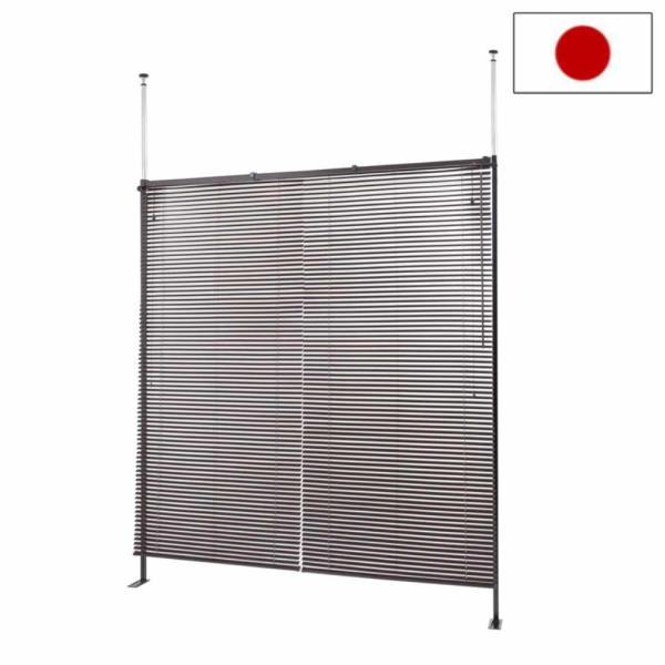 壁にネジ穴を開けなくても設置できるブラインドです。商品番号15-jj54-089組立状態お客様組立の商品（新品）付属品スパナカラーブラック×ブラウンサイズ外寸：(約)幅183×奥行13×高さ204〜265cmブラインド：(約)幅88×スラッ...