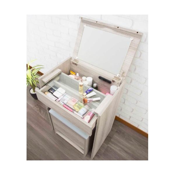 ドレッサーとスツールの２点セット。本体・引出し・スツールのそれぞれに収納スペースがあります。ミラーを閉じればコンパクトなデスクとしてもご使用いただけます。2口コンセント付きなのでドライヤーの使用やスマホの充電も。商品番号19-XUSH-13...