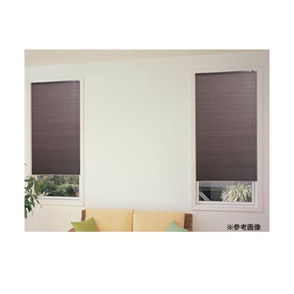 断熱・保温効果でお部屋を快適に！ハニカム（蜂の巣）構造のスクリーンです。ハニカム構造が作り出す空気層が、夏は涼しく冬は暖かくお部屋を快適に保ちます。内側にアルミフィルムを施してある遮光タイプは圧倒的な断熱・保温性です。昇降コードは外れても安...