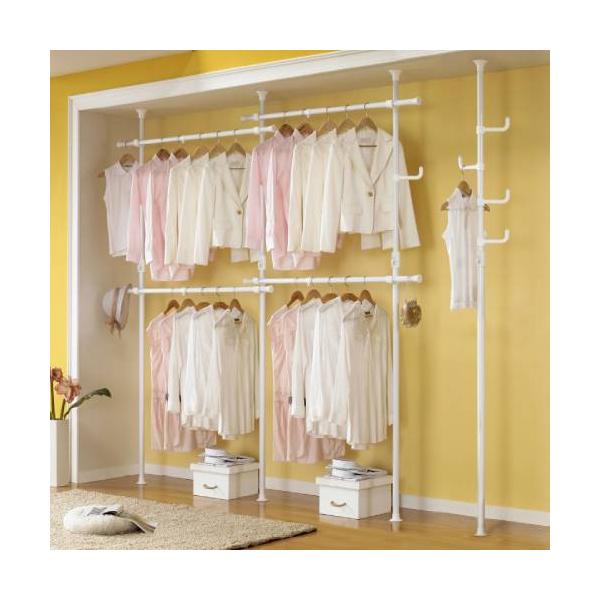 上下2段の水平ポールに便利なサボテン型フックがついた突っ張り式のハンガーラック。ワイシャツは約300着の収納ができ、突っ張りポール1本での使用でコートなどの長い服もかけられます。組立てが容易で設置場所を気軽に変えられるため簡易クローゼットと...