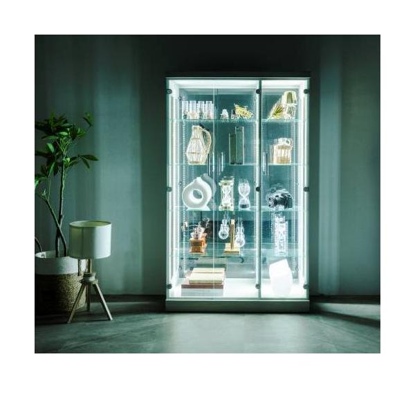 大切なマイ・コレクションを美しく飾る！空間を最大限に生かせるデザインのコレクションボードです。ガラス棚は使いやすい可動式です。LEDライトでコレクションを引き立てます。商品番号66-SYANSU-90CR-LED完成品（新品）付属品ガラス棚...