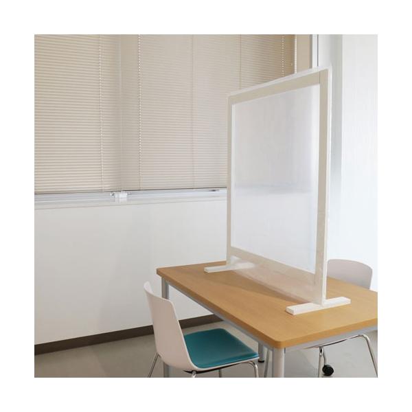 職場やご家庭での飛沫対策に使える飛沫ガードパネル。デスクやテーブルの上に置けるサイズです。対面して接客や打ち合わせ、食事等をする際に飛沫を物理的に軽減します。シート部分は薄いビニール製なので会話の妨げになりません。市販のポリ袋（86×100...