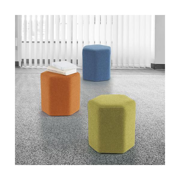 ミーティングチェアや待合室用の椅子としてご利用いただけるスツールです。片手で持ち運びができるようにストラップが装備されています。必要な時に自由に動かしてご利用いただけます。商品番号HLDP-SST組立状態完成品（新品）カラーオレンジ、ブルー...