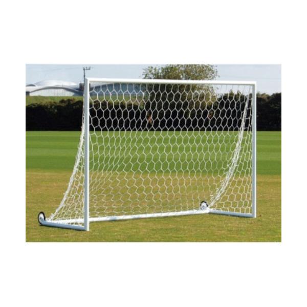 1人でも移動が楽々なキャスター付きゴール。転倒防止用杭、ネット付です。ミニサッカーやフットサルの練習時に最適です。教育施設やスポーツ施設で活躍します。商品番号LS-S-4866お客様組立の商品（新品）組立目安時間：大人2人30分付属品杭2本...