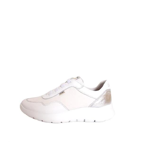 2019年日本へ本格参入となったカラハン。生産は、スペイン北部リオハ州の町アルネドにある自社工場にてハンドメイドにて行われています。1968年の創業当時から、コンフォータブルなシューズを作り続け、現在では世界各国にファンを持つようになった今...