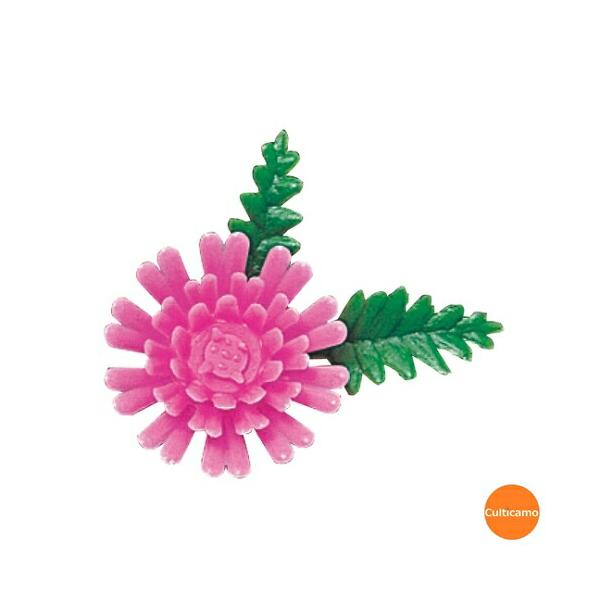 料理を華やかに演出するプラスチック製造花