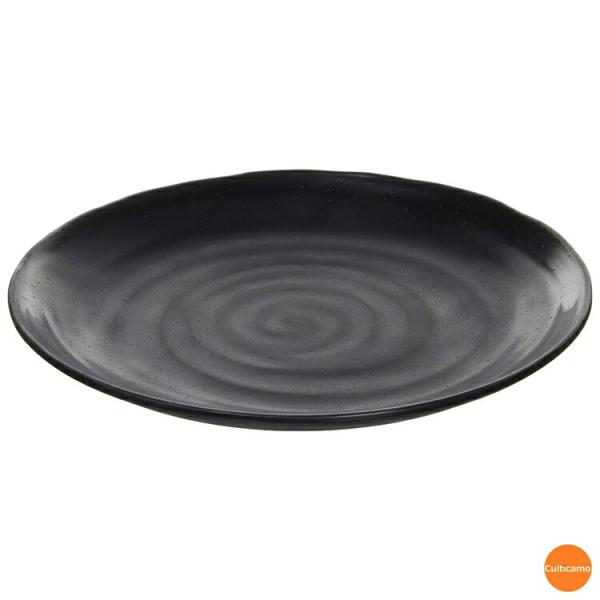 陶器のような風合いで硬くて割れにくく、耐熱性のあるメラミン食器