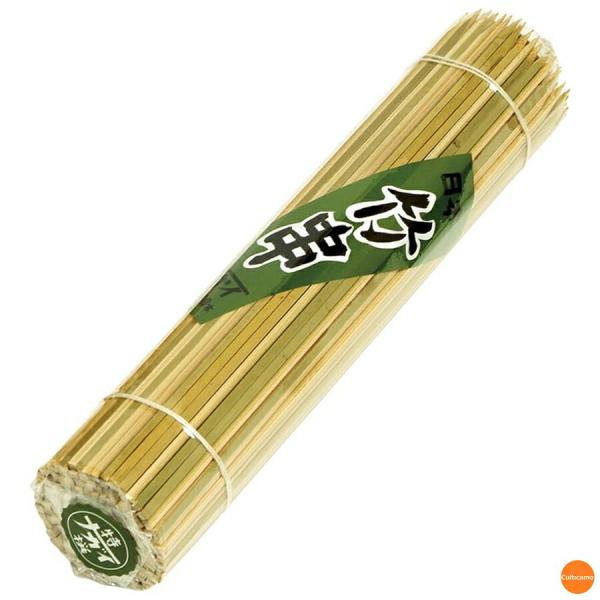 練り物、こんにゃく、玉子など滑りやすいものや焼鳥などに人気の角型の竹串。丸串に比べ、やや強度に優れ、焼くときに串が回転しにくい特徴があります。