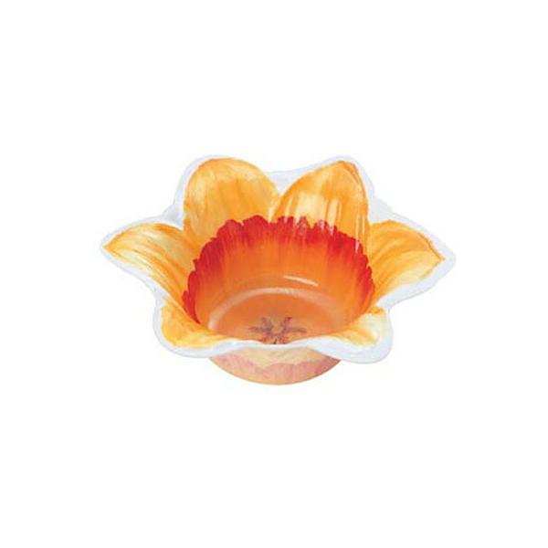 料理を彩る柄付きカップ。型くずれしないので、カレーやシチューなど流れやすい料理に最適。