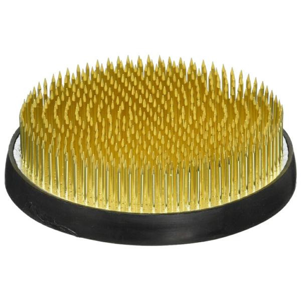 燕三条「マルフジ剣山製作所」の特製剣山。ゴムリング付きなので大切な花器をキズつけません。剣山と花器が滑らずに安定します。