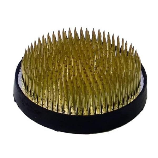 燕三条「マルフジ剣山製作所」の特製剣山。ゴムリング付きなので大切な花器をキズつけません。剣山と花器が滑らずに安定します。