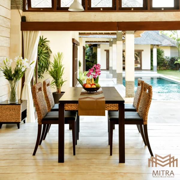 ■サイズ横幅 44 X 奥行 55 X 高さ 88 cm　座面高 46 cm■重量6.5kg■素材マホガニー、ウォーターヒヤシンス、イミテーションレザー■仕上げNCラッカー仕上げ■生産国インドネシア■シリーズ名ミトラ（MITRA)【商品につ...