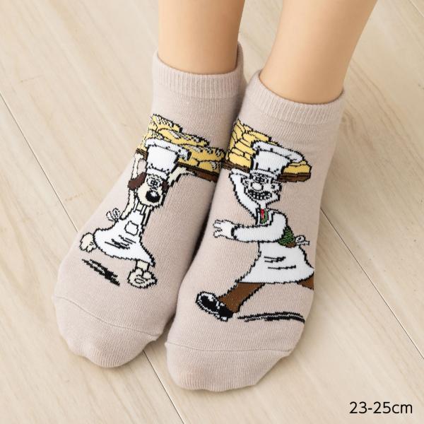 ★　商品仕様　★サイズ　：　23-25cm素材　　：　ポリエステル・綿・その他生産国　：　中国メーカー：　助野株式会社※画面上と実物では、多少色具合が異なって見える場合がございます。(商品属性：Wallace and Gromit くるぶし...