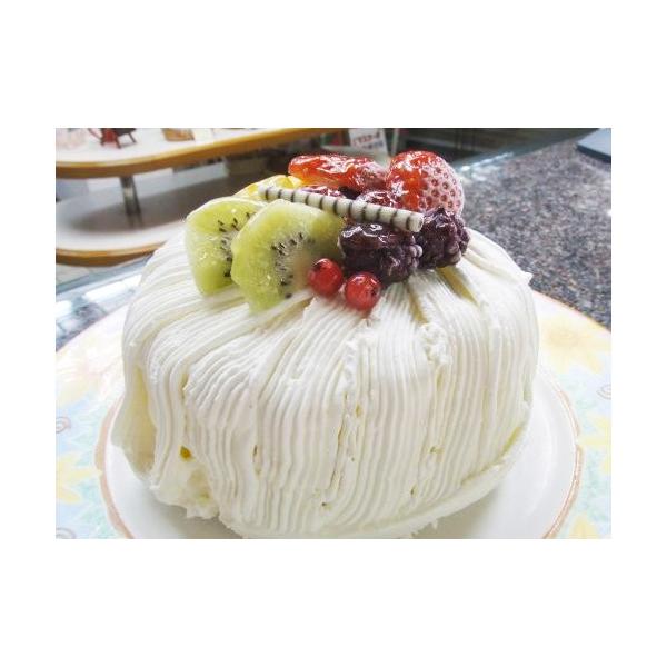 ふわふわのシフォンケーキに6種類のフルーツ乳脂肪40パーセントの純生クリームをコーティングシフォンケーキは通常サラダ油を使用しますが、風味のよい「米油」を使用しました飾りは6種類のフルーツ（ブルーベリー、ラズベリー、ブラックベリー、キウイ、...