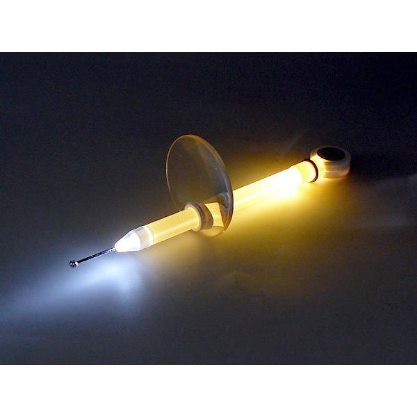 【LEDライト付】耳かきルーペ・虫眼鏡3.5倍(C-EX109LL)日本製…■倍率：3.5倍　■レンズ：アクリルレンズ　■レンズサイズ：約46mm　■サイズ：46x46x115mm　■重量：約18g　■光源/電源：LEDライト/CR1620...