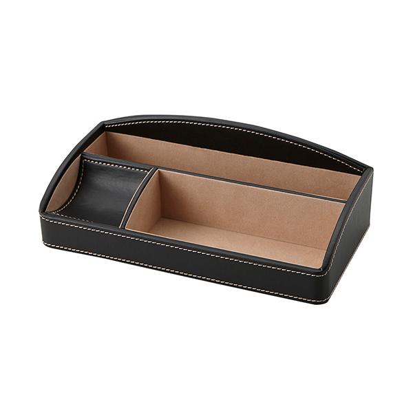 合皮 オーバーナイター メガネ 老眼鏡 サングラス 小銭入れ ペン 万年筆 スマホ 小物《商品説明》商品サイズ：高さ75×幅240×奥行125ｍｍ重量：295ｇ材質：合成皮革(PU)、ポリエステルベルベット、ＭＤＦ他原産国：中国※仕様及び外...