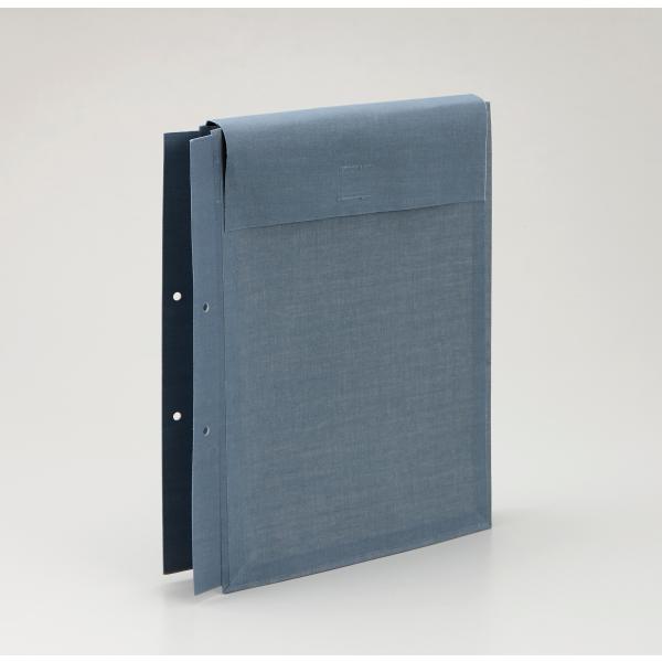 ●仕様：Ａ４判大●外寸：縦３０５×横２４５×マチ５０ｍｍ●内寸：縦２９７×横２２０ｍｍ●穴数：２穴●穴径：５．５ｍｍ●穴間隔：８０ｍｍ●仕様：左綴じ●材質：布，芯材＝古紙８０％