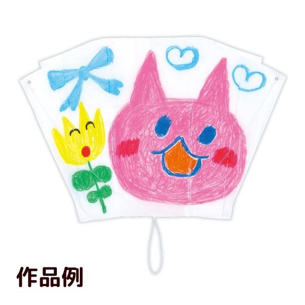 ほねがないから折りたためる!切って貼るだけのかざりシート付。商品サイズ:シート/680×460mm、たこ糸/50m■商品サイズ：シート/680×460mm、たこ糸/50m■1個重量：52g■材質：シート/ナイロン、たこ糸/ナイロン■セット内...