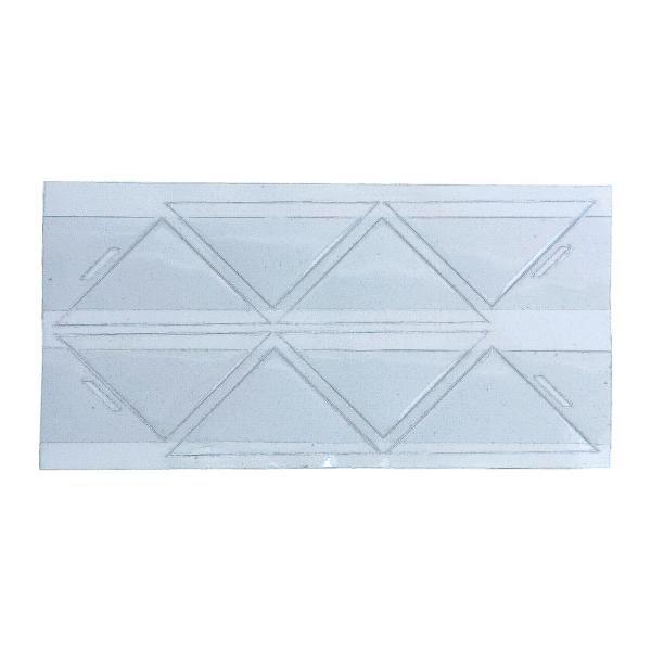 自由に貼れる三角コーナーシール8枚！丈夫なビニール製！■商品サイズ（mm）:190×100（コーナーシール:70×35×35）■商品サイズ（mm）：190×100（コーナーシール:70×35×35：8枚）■重量：8.4g■材質：PVC■生産...