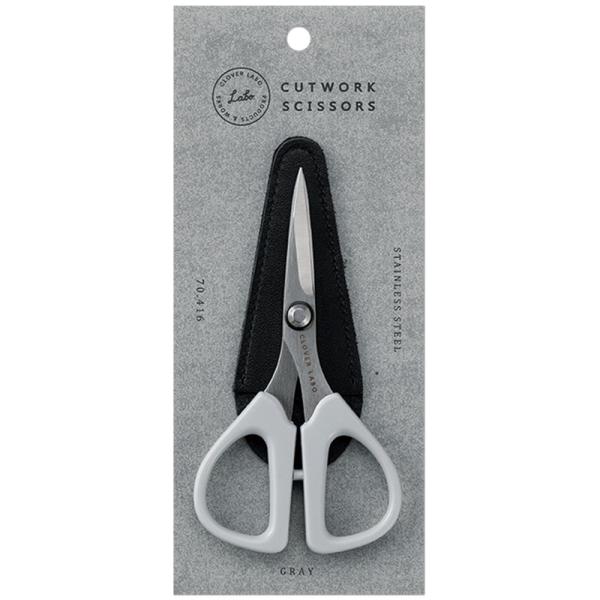 刃先が尖っているので、先端を使う細かいカットワークに便利なはさみです。厚く丈夫な刃は4〜5枚重ねた布をカットできます。本体サイズ:はさみ全長/115mm、幅/60mm、サック長さ/100mm、幅/38mmカラー:ライトグレー(※ホワイトでは...