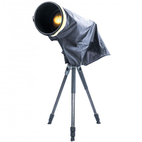 ALTARCXLはS/M/L/XLの4サイズのうち、XLサイズのレインカバーです。雨の中の撮影が必要な時、600mmのレンズ付きのデジタル一眼レフカメラを保護します。外寸:970×950mm■外寸：970×950mm■対応レンズ：600mm...