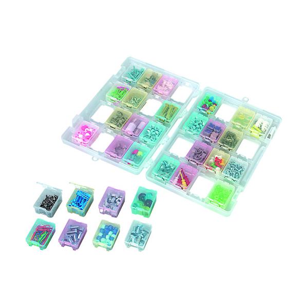 手作業工具 工具箱 パーツケース ●着脱自在の透明小箱で何種類ものパーツ・小物を収納、整理、整頓できます。●透明小箱で中身が一目瞭然です。●薄型ブックタイプなので収納場所を選ばず、本棚にも収納可能です。●色：青・ピンク・黄・透明●外形寸法(...