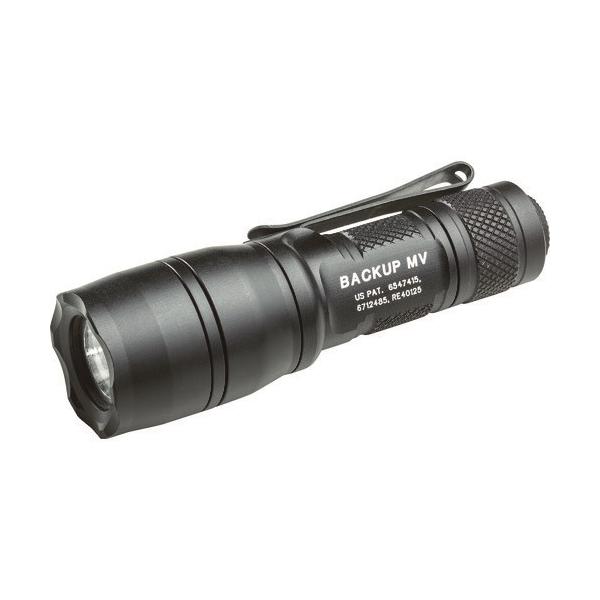 工事・照明用品 作業灯・照明用品 懐中電灯 ●陽極処理された高強度航空宇宙用アルミ鋼材を使用しています。（ミルスペック：Type3）●レンズは照射距離の長い、周辺光をもつ強力なビームを生成するＴＩＲレンズを採用しています。●明るさ(lm)：...