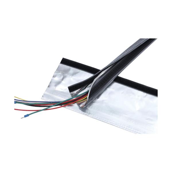 電子機器 電設配線部品 電線保護資材 ●電磁波ノイズ対策用の配線結束チューブです。●アルミ箔部分の厚みが0.02mmと厚いため、充分なシールド効果が期待できます。（使用環境により異なります。）●工具不要で簡単に取り付けができるマジックテープ...