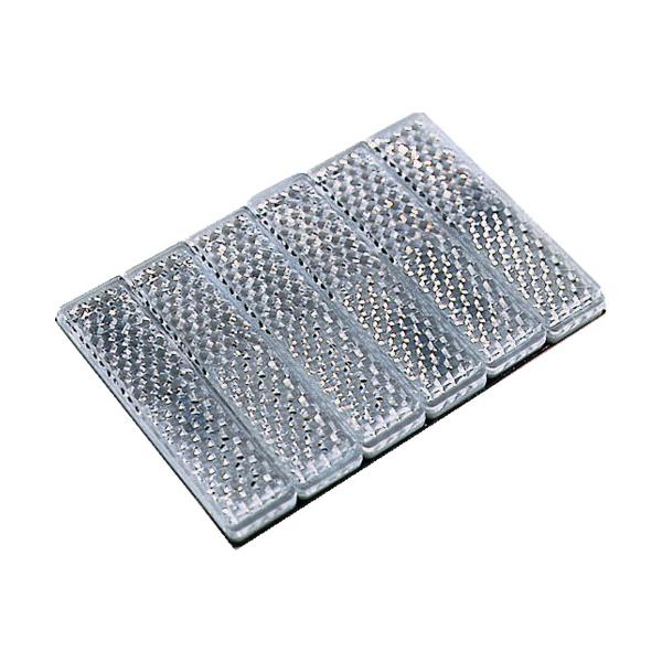 安全用品 標識・標示 反射シート・テープ ●夜間の安全対策商品です。●昼間は蛍光、夜は反射します。●コンクリートに接着可能です。●カーポート、門柱、フェンスなどへの危険標示に。自転車、三輪車などの安全目印に。●色：銀●縦(mm)：12●横(...