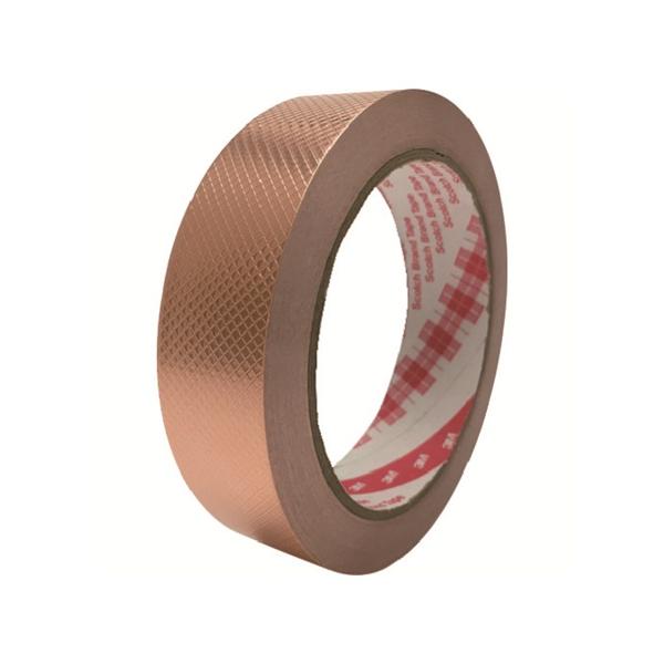 梱包用品 テープ用品 導電性テープ ●エンボスの凸部が直接被着体に触れるため厚さ方向に非常に高い導電性が得られます。●導電部分の接着面積が大きく確保できるため安定した導電性が得られます。●ハンダ付けが可能です。●電磁波シールド、グラウンディ...