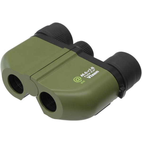 近距離が新しい。見えなかった身近な感動をあなたに!「at6M6×18」は、55cmという近距離の対象でもピントが合わせられる双眼鏡です。倍率:6倍、対物レンズ有効径:18mm■対物レンズ有効径：18mm■倍率：6倍■プリズム材質：BK7■コ...