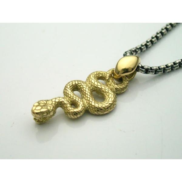 世界的に信仰の対象である蛇（ヘビ）日本各地でも「白いヘビは神の使い」などと他の動物とは一線を画す扱いをしています。その一方で、聖書でイブを誘惑し、禁断の果実を食させた悪を連想させるヘビもあり、善と悪の両方に登場する類まれなる存在です。素材：...