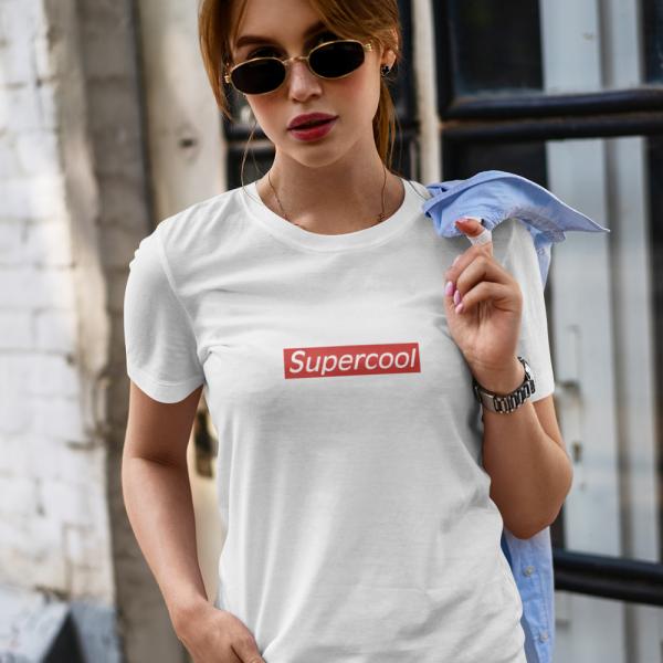 United Athle社 5.6オンスの着心地や素材感にこだわった上質なレディースTシャツです。しっかりとした生地感で、1年中使える便利な1枚です。豊富なサイズ、カラーにてご用意いたしました。【サイズ】S / M / L※写真のサイズ表に...