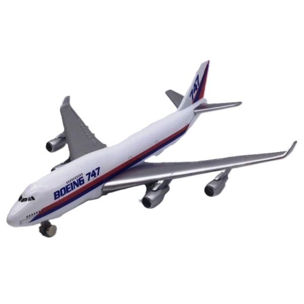 ボーイング747の模型　WELLY社製　海外ライセンス品ジャンボジェットの愛称でおなじみ！！機体と車輪はダイキャストメタル製翼およびエンジンはプラスチック製サイズ：全長約13cm、高さ約4cm、幅約14cm金属製の車輪が備わっていますので、...