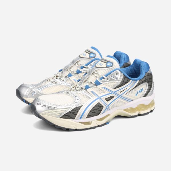 GEL-NIMBUS 10のデザインを採用した アシンメトリーメッシュアッパー2008年に発売されたGEL-NIMBUS10をベースにしたGEL-NIMBUS 10.1は、快適性を追求した一足。アシンメトリーのアッパーデザインや特徴的なオー...