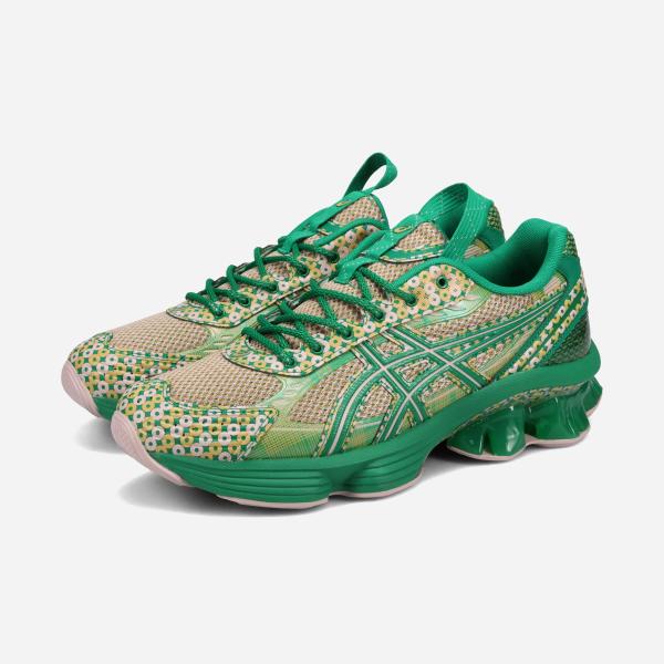 Kiko Kostadinov StudioとASICS SportStyle開発チームが監修したスタイル。US7-S GEL-KINETIC FLUENTは、温かみのある色彩と質感あるパターンを特徴とする過去に廃刊となったインテリア雑誌の...