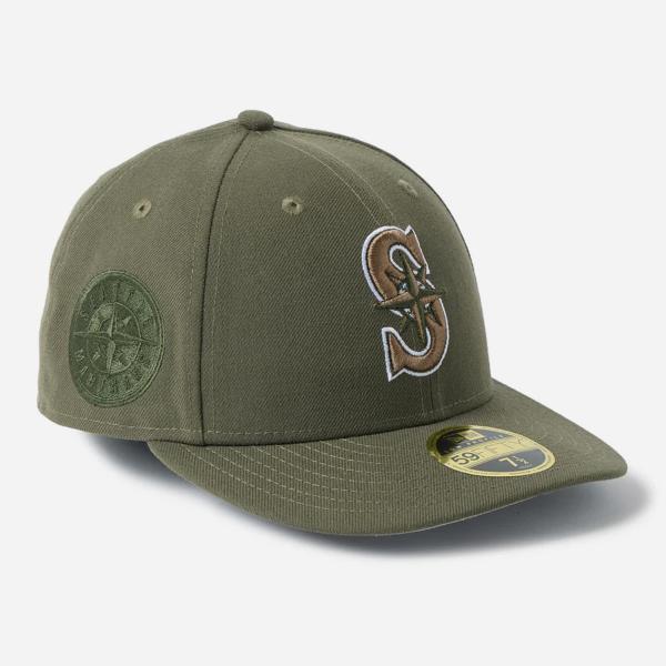 ニューエラを代表するスタイル［59FIFTY］の基本的な特徴はそのままに、クラウンを低く設計した［Low Profile 59FIFTY］。丸みを帯びたフォルムが特徴です。