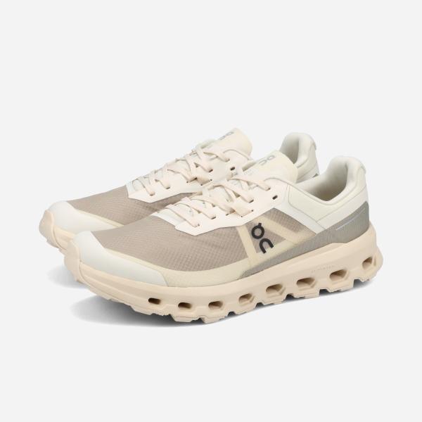 クッション性、履き心地、スピード感。そのすべてが進化したトレイルランニングシューズ。オフロードを走る楽しさがこの一足に詰まっています。