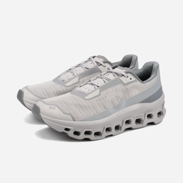 Onは2010年、「ランニングの世界を変える」という大きな目標を掲げ、チューリッヒの一角でスタートしました。それから10年、Onのシューズは、50ヶ国を超える国で700万人以上のランナーに履かれ、大切にされてきました。そして、その勢いはとど...