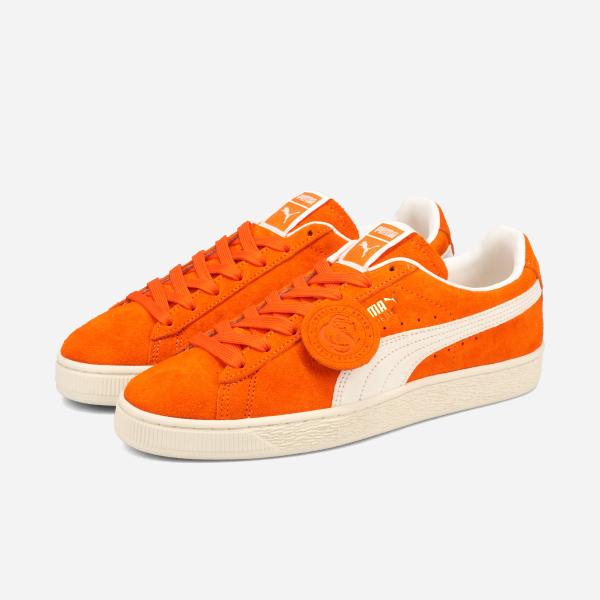 1968 年にトレーニングシューズとして誕生した「PUMA SUEDE」。80 年代には数々の有名アーティストたちに愛用され、ヒップホップカルチャーやスケートシーンに欠かせないマストアイテムとして、世界中にその名を広めました。今回は、老舗製...