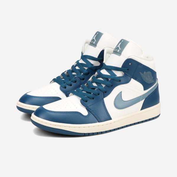 1985年、マイケル・ジョーダンとともに NBAデビューした彼のシグネチャーモデル第1作AIR JORDAN1。ブルズ時代には史上初の2度の3連覇を達成。得点王10度、MVP5度など、数々の偉業を残したジョーダンの足を支えたモデルとして余り...