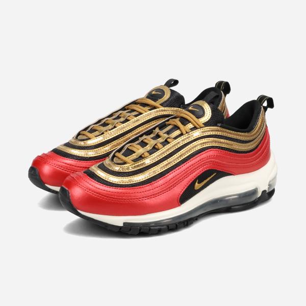 1997年に発売された名作ランニングシューズ【AIR MAX 97】が待望の復刻リリース。日本の新幹線からインスピレーションを受けてデザインされた流線型の近未来的デザインのアッパーと、このモデルから投入された360エアーが最大の特徴の一足です。