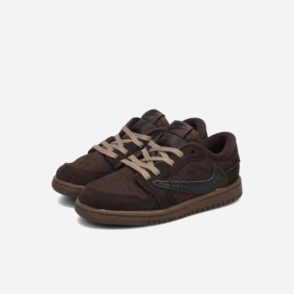 ファッション業界からも注目を集め、新世代のヒップホップシーンを盛り上げる若き実力派ラッパー【TRAVIS SCOTT(トラヴィス・スコット)】とのコラボレーションモデル。いままで複数のカラーバリエーションを出してきた人気モデルとの再コラボ。...