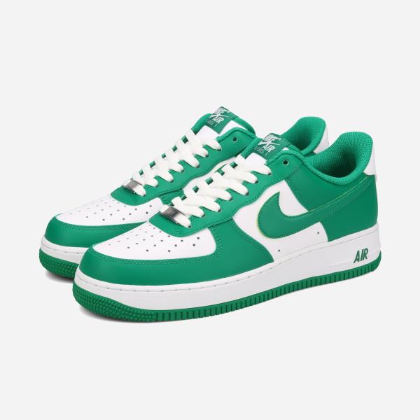 1982年に登場したNIKEが誇る名作エアフォース1はアメリカ大統領専用機の＜Air Force One＞にちなんで名付けられ、＜NIKE AIR＞を搭載した初めてのバスケットボールシューズ。変わらないクラシックなスタイルが幅広い層より支持...